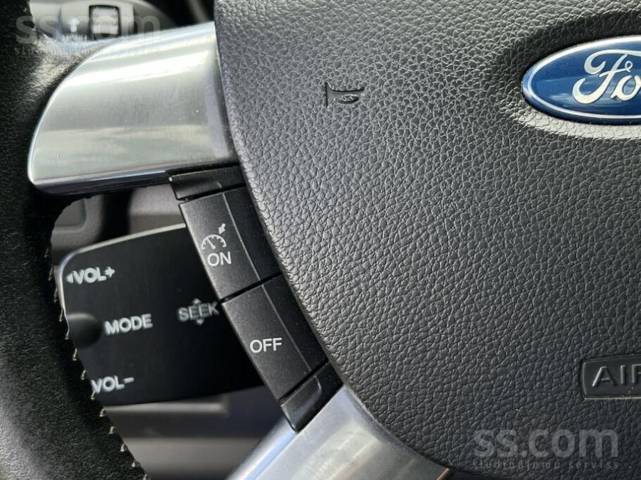 Zils Ford Kuga 2009 Cēsis, ar dzinēja tilpumu 2.00 L un nobraukumu 259 tūkst. km par 4600 €, foto 20 vietnē AUTOMOTO.COM.LV