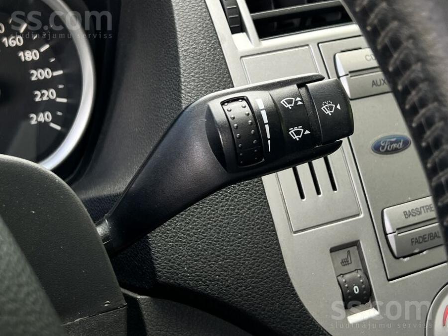 Zils Ford Kuga 2009 Cēsis, ar dzinēja tilpumu 2.00 L un nobraukumu 259 tūkst. km par 4600 €, foto 22 vietnē AUTOMOTO.COM.LV