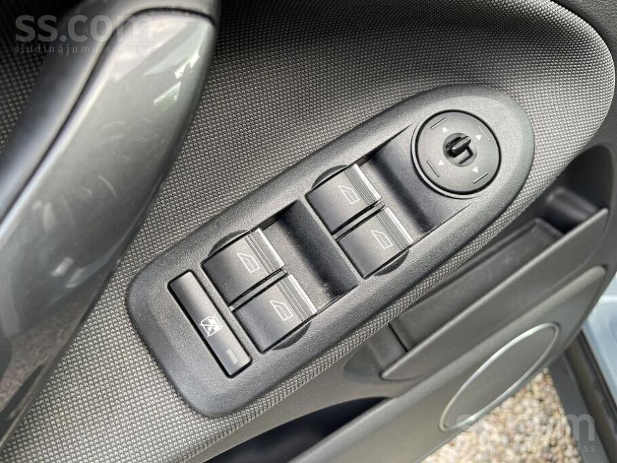 Zils Ford Kuga 2009 Jūrmala, ar dzinēja tilpumu 2.00 L un nobraukumu 0 tūkst. km par 5250 €, foto 23 vietnē AUTOMOTO.COM.LV