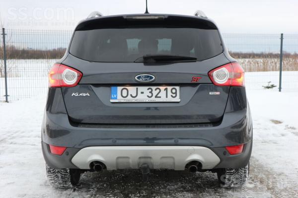 Zils Ford Kuga 2010 Rīga, ar dzinēja tilpumu 2.00 L un nobraukumu 238 tūkst. km par 5350 €, foto 9 vietnē AUTOMOTO.COM.LV