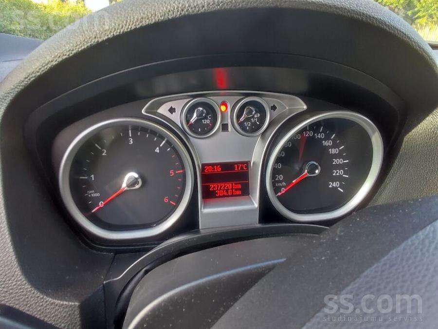 Zils Ford Kuga 2010 Liepāja, ar dzinēja tilpumu 2.00 L un nobraukumu 234 tūkst. km par 5300 €, foto 6 vietnē AUTOMOTO.COM.LV