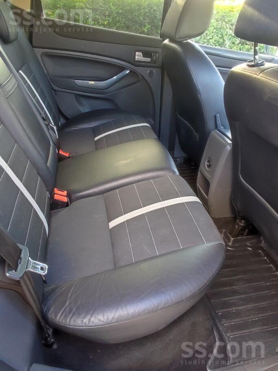 Zils Ford Kuga 2010 Liepāja, ar dzinēja tilpumu 2.00 L un nobraukumu 234 tūkst. km par 5300 €, foto 9 vietnē AUTOMOTO.COM.LV