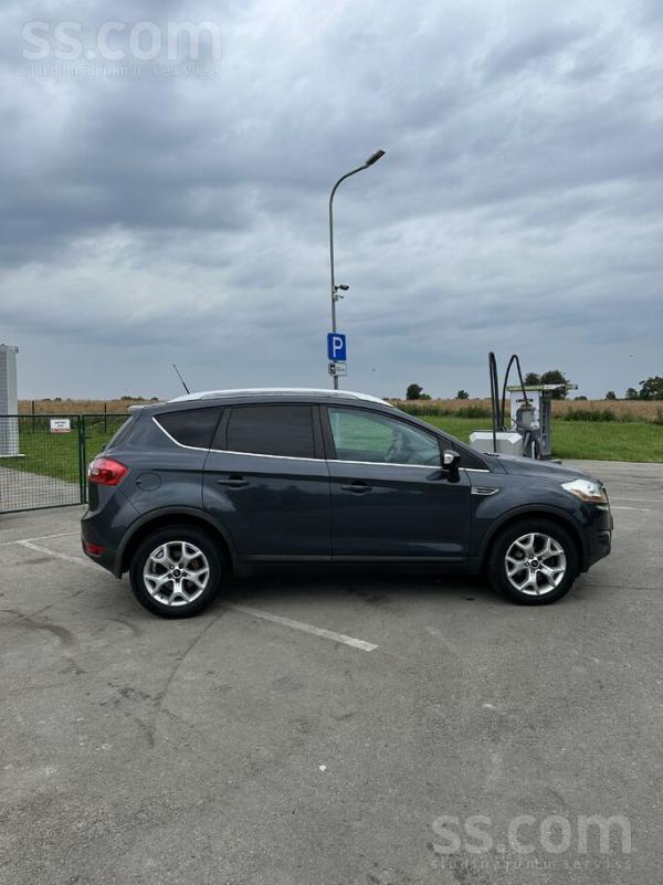 Zils Ford Kuga 2010 Bauska, ar dzinēja tilpumu 2.00 L un nobraukumu 260 tūkst. km par 6300 €, foto 5 vietnē AUTOMOTO.COM.LV