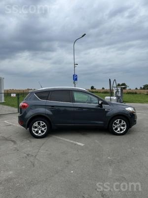 Zils Ford Kuga 2010 Bauska, ar dzinēja tilpumu 2.00 L un nobraukumu 260 tūkst. km par 6300 €, foto 6 vietnē AUTOMOTO.COM.LV