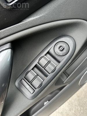 Zils Ford Kuga 2010 Bauska, ar dzinēja tilpumu 2.00 L un nobraukumu 260 tūkst. km par 6300 €, foto 13 vietnē AUTOMOTO.COM.LV