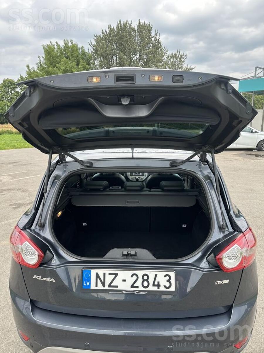 Zils Ford Kuga 2010 Bauska, ar dzinēja tilpumu 2.00 L un nobraukumu 260 tūkst. km par 6300 €, foto 25 vietnē AUTOMOTO.COM.LV
