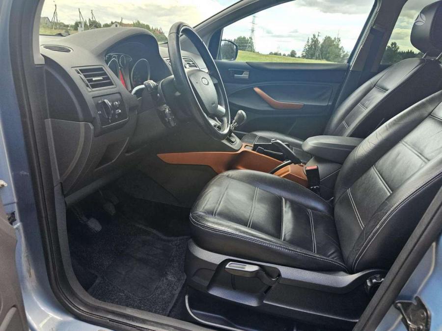 Blue Ford Kuga 2010 in Vilnius, with an engine capacity of 2.00 L and mileage of 390 thousand km for 3550 €, photo 7 on AUTOMOTO.COM.LV