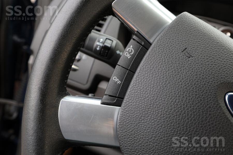 Blue Ford Kuga 2011 in Jelgava, with an engine capacity of 2.00 L and mileage of 0 thousand km for 6990 €, photo 19 on AUTOMOTO.COM.LV