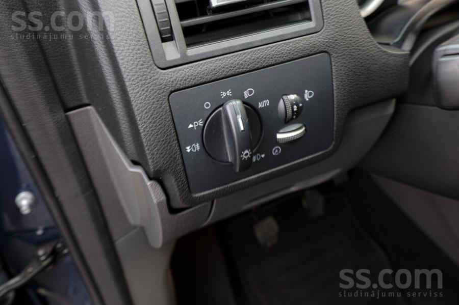 Blue Ford Kuga 2011 in Jelgava, with an engine capacity of 2.00 L and mileage of 0 thousand km for 6990 €, photo 21 on AUTOMOTO.COM.LV
