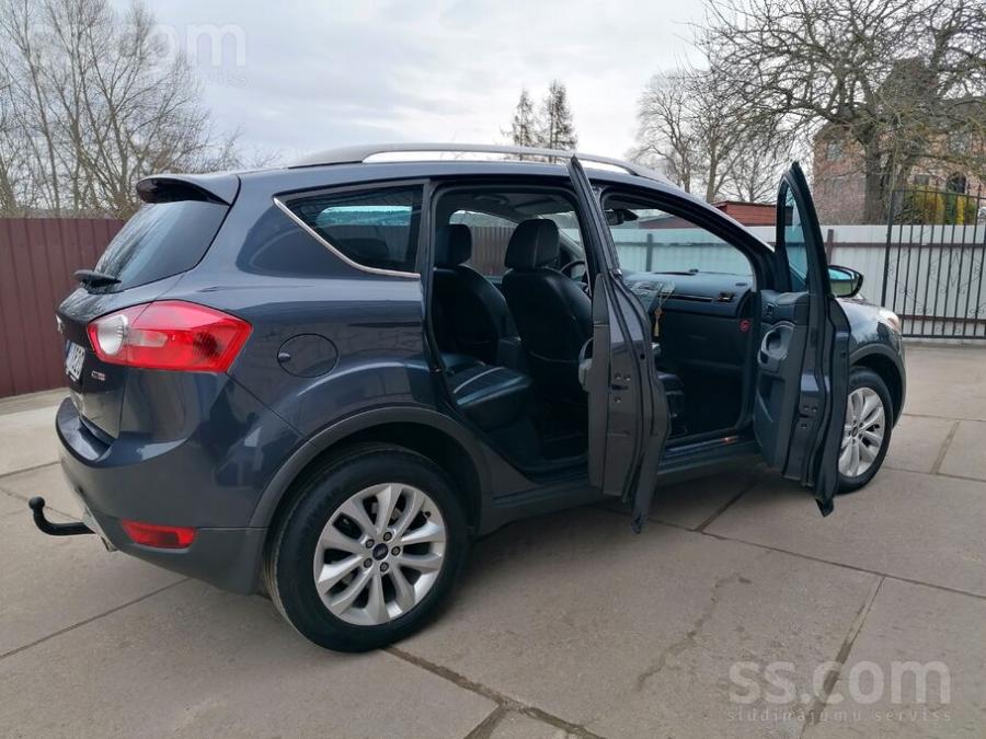 Zils Ford Kuga 2011 Daugavpils, ar dzinēja tilpumu 2.00 L un nobraukumu 0 tūkst. km par 5550 €, foto 17 vietnē AUTOMOTO.COM.LV
