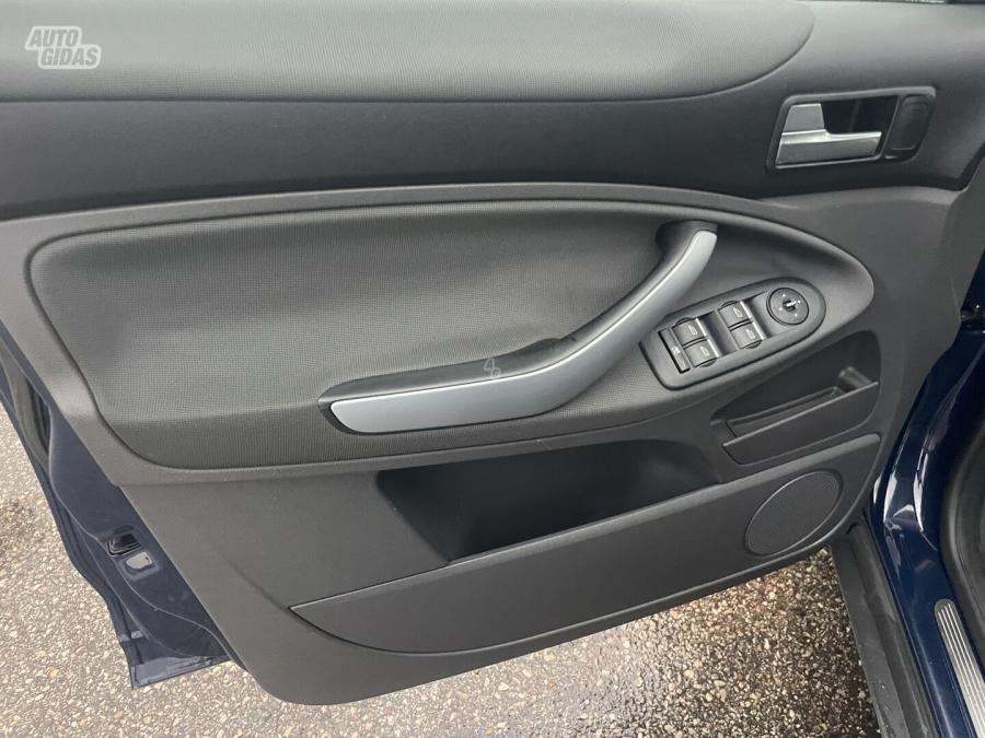 Blue Ford Kuga 2011 in Kaunas, with an engine capacity of 2.00 L and mileage of 151 thousand km for 5999 €, photo 19 on AUTOMOTO.COM.LV