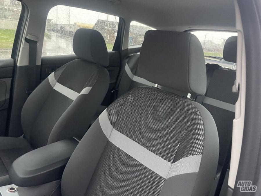Blue Ford Kuga 2011 in Kaunas, with an engine capacity of 2.00 L and mileage of 151 thousand km for 5999 €, photo 28 on AUTOMOTO.COM.LV
