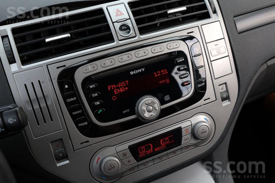 Zils Ford Kuga 2011 Jelgava, ar dzinēja tilpumu 2.00 L un nobraukumu 0 tūkst. km par 6990 €, foto 15 vietnē AUTOMOTO.COM.LV