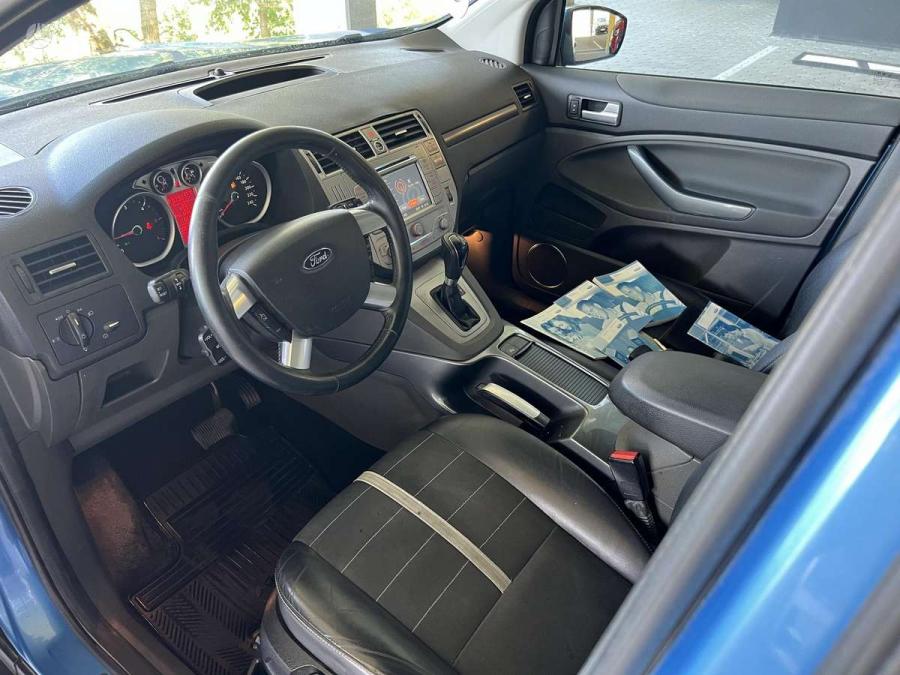 Blue Ford Kuga 2011 in Vilnius, with an engine capacity of 0.20 L and mileage of 370 thousand km for 3999 €, photo 12 on AUTOMOTO.COM.LV