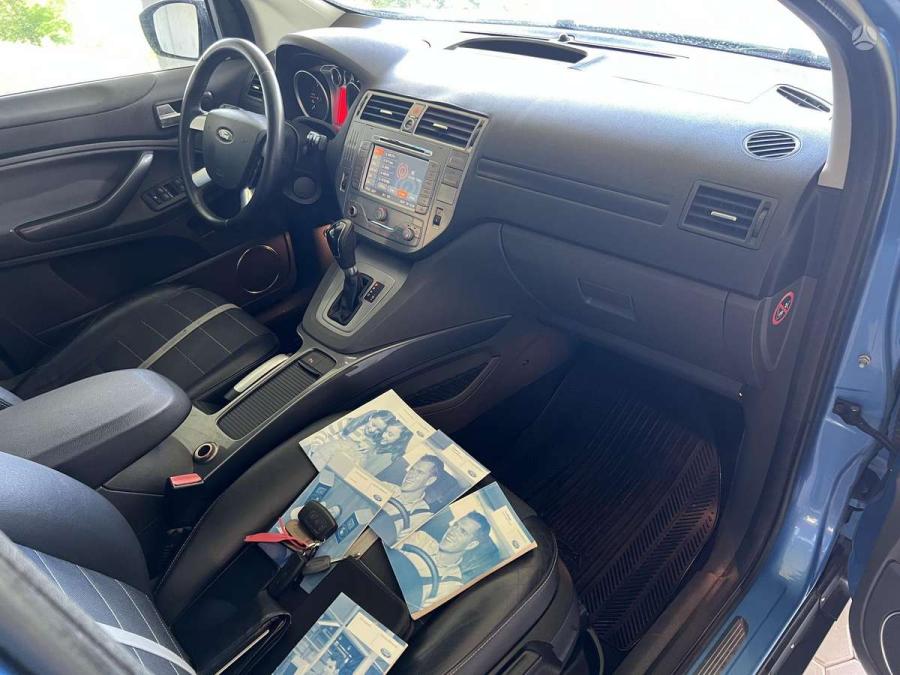 Blue Ford Kuga 2011 in Vilnius, with an engine capacity of 0.20 L and mileage of 370 thousand km for 3999 €, photo 15 on AUTOMOTO.COM.LV