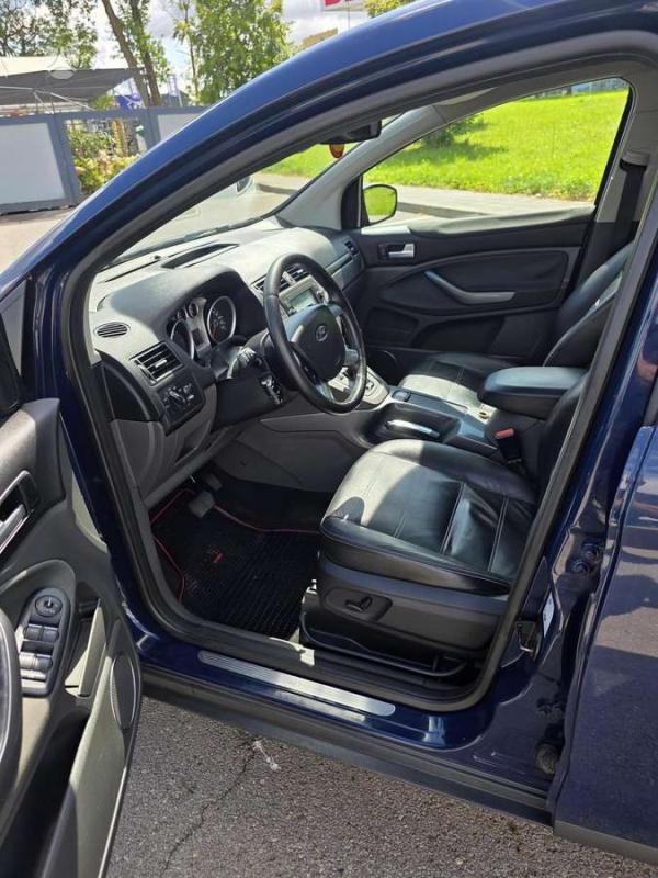 Blue Ford Kuga 2011 in Siauliai, with an engine capacity of 2.00 L and mileage of 266 thousand km for 4600 €, photo 10 on AUTOMOTO.COM.LV