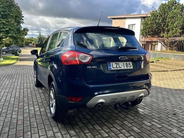 Ford Kuga 2011 in Klaipeda on AUTOMOTO.COM.LV Blue Ford Kuga 2011 in Klaipeda, with an engine capacity of 2.00 L and mileage of 298 thousand km for 5200 €, photo 6 on AUTOMOTO.COM.LV