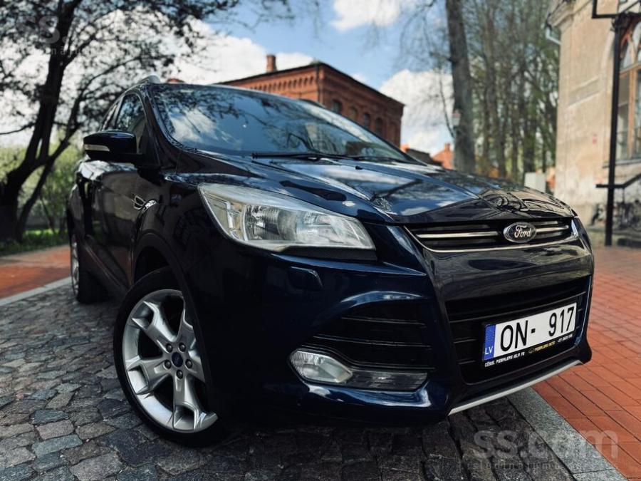 Zils Ford Kuga 2013 Cēsis, ar dzinēja tilpumu 2.00 L un nobraukumu 0 tūkst. km par 9650 €, foto 1 vietnē AUTOMOTO.COM.LV
