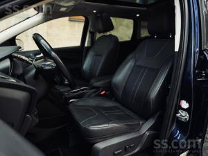 Zils Ford Kuga 2013 Cēsis, ar dzinēja tilpumu 2.00 L un nobraukumu 0 tūkst. km par 9650 €, foto 13 vietnē AUTOMOTO.COM.LV