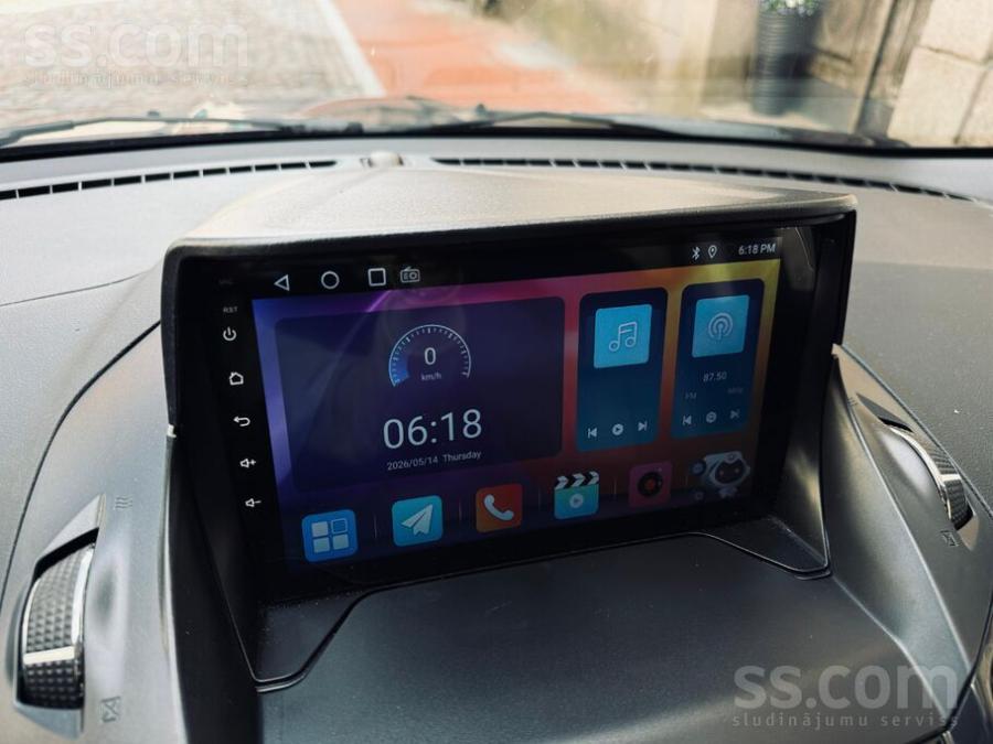 Zils Ford Kuga 2013 Cēsis, ar dzinēja tilpumu 2.00 L un nobraukumu 0 tūkst. km par 9650 €, foto 20 vietnē AUTOMOTO.COM.LV