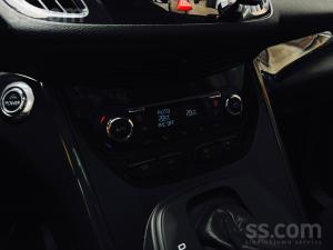 Zils Ford Kuga 2013 Cēsis, ar dzinēja tilpumu 2.00 L un nobraukumu 0 tūkst. km par 9650 €, foto 22 vietnē AUTOMOTO.COM.LV