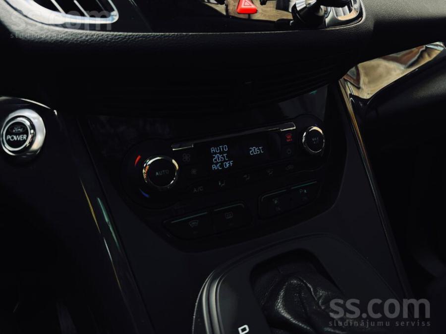 Zils Ford Kuga 2013 Cēsis, ar dzinēja tilpumu 2.00 L un nobraukumu 0 tūkst. km par 9650 €, foto 22 vietnē AUTOMOTO.COM.LV