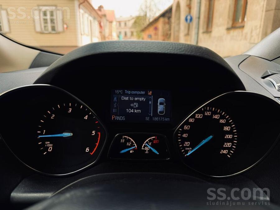 Zils Ford Kuga 2013 Cēsis, ar dzinēja tilpumu 2.00 L un nobraukumu 0 tūkst. km par 9650 €, foto 29 vietnē AUTOMOTO.COM.LV