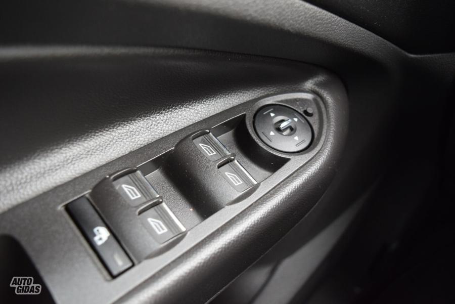 Zils Ford Kuga 2013 Viļņa, ar dzinēja tilpumu 2.00 L un nobraukumu 268 tūkst. km par 7000 €, foto 26 vietnē AUTOMOTO.COM.LV