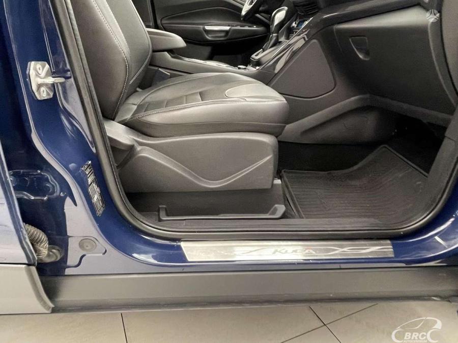Blue Ford Kuga 2014 in Vilnius, with an engine capacity of 2.00 L and mileage of 181 thousand km for 5900 €, photo 7 on AUTOMOTO.COM.LV