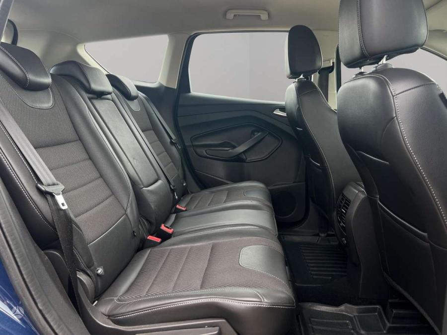 Blue Ford Kuga 2014 in Kaunas, with an engine capacity of 1.60 L and mileage of 245 thousand km for 7999 €, photo 10 on AUTOMOTO.COM.LV