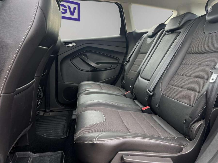 Blue Ford Kuga 2014 in Kaunas, with an engine capacity of 1.60 L and mileage of 245 thousand km for 7999 €, photo 12 on AUTOMOTO.COM.LV