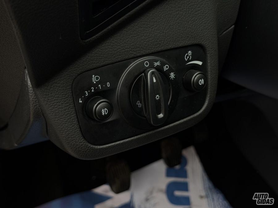Zils Ford Kuga 2014 Rokiškis, ar dzinēja tilpumu 1.60 L un nobraukumu 133 tūkst. km par 3850 €, foto 35 vietnē AUTOMOTO.COM.LV