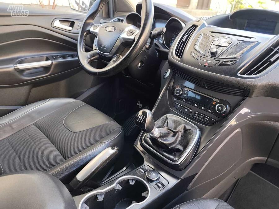 Zils Ford Kuga 2015 Telšiai, ar dzinēja tilpumu 2.00 L un nobraukumu 283 tūkst. km par 6900 €, foto 23 vietnē AUTOMOTO.COM.LV