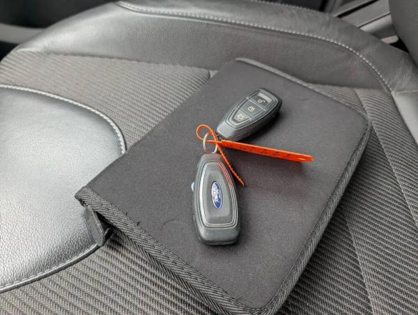 Blue Ford Kuga 2015 in Jurmala, with an engine capacity of 1.50 L and mileage of 189 thousand km for 8150 €, photo 5 on AUTOMOTO.COM.LV