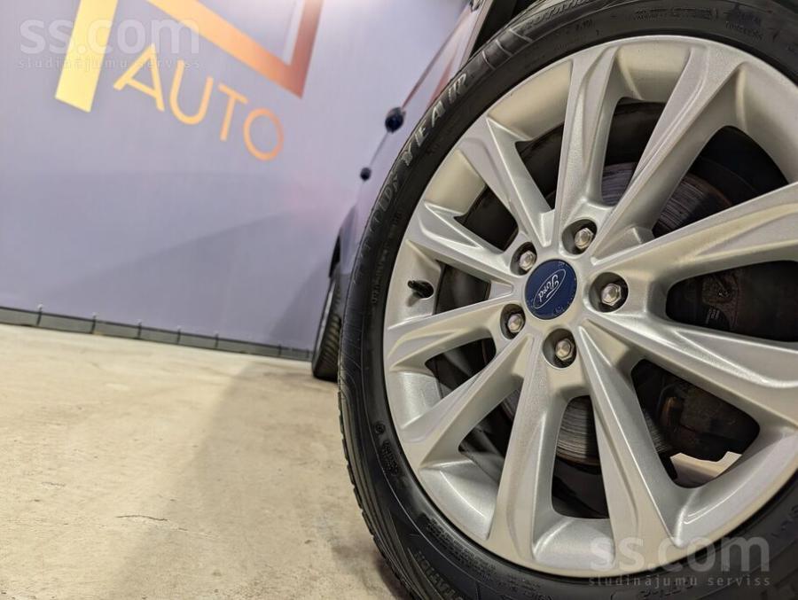 Zils Ford Kuga 2015 Jūrmala, ar dzinēja tilpumu 1.50 L un nobraukumu 189 tūkst. km par 8650 €, foto 12 vietnē AUTOMOTO.COM.LV