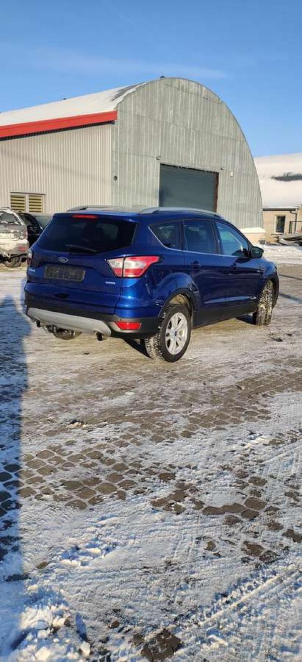 Blue Ford Kuga 2018 in Radviliskis, with an engine capacity of 1.50 L and mileage of 137 thousand km for 10600 €, photo 3 on AUTOMOTO.COM.LV