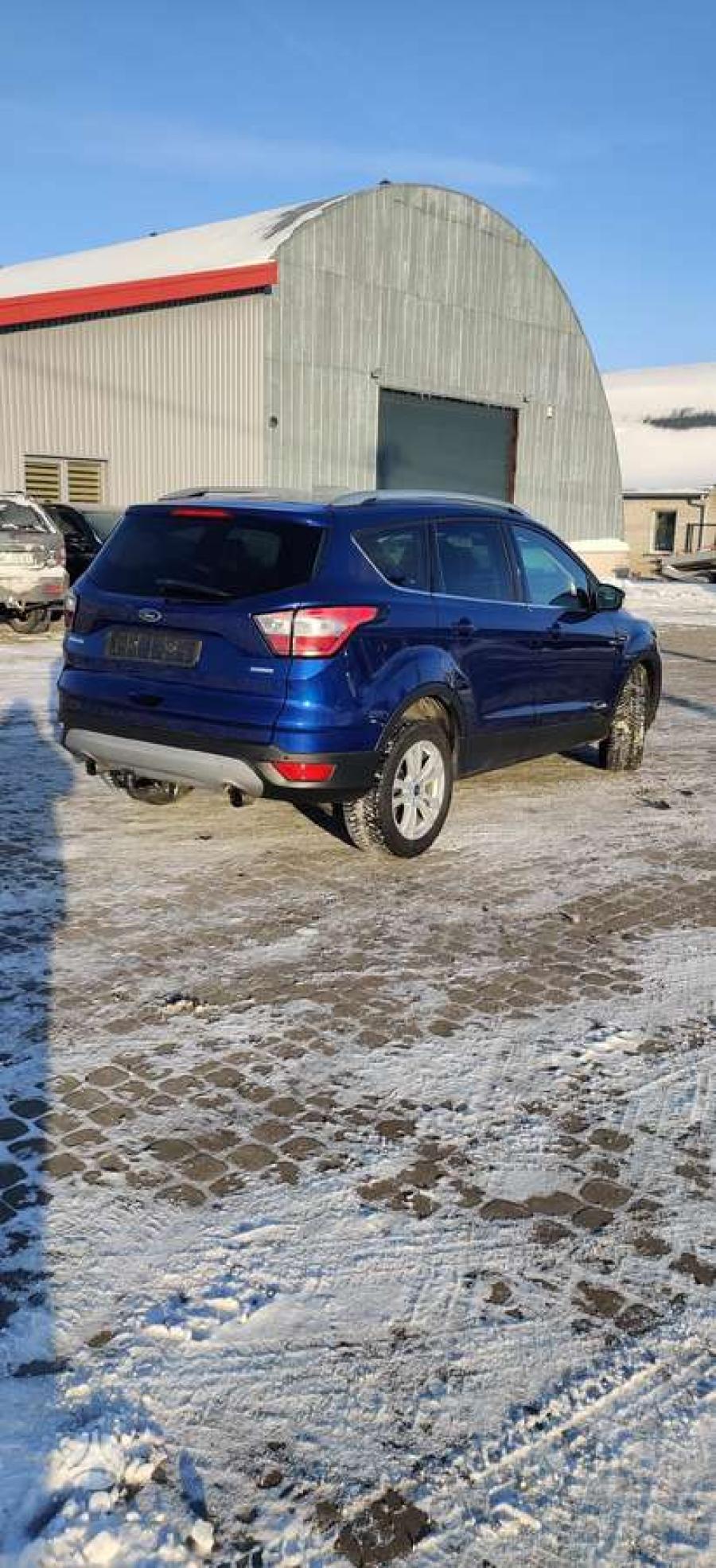 Blue Ford Kuga 2018 in Radviliskis, with an engine capacity of 1.50 L and mileage of 137 thousand km for 10600 €, photo 3 on AUTOMOTO.COM.LV