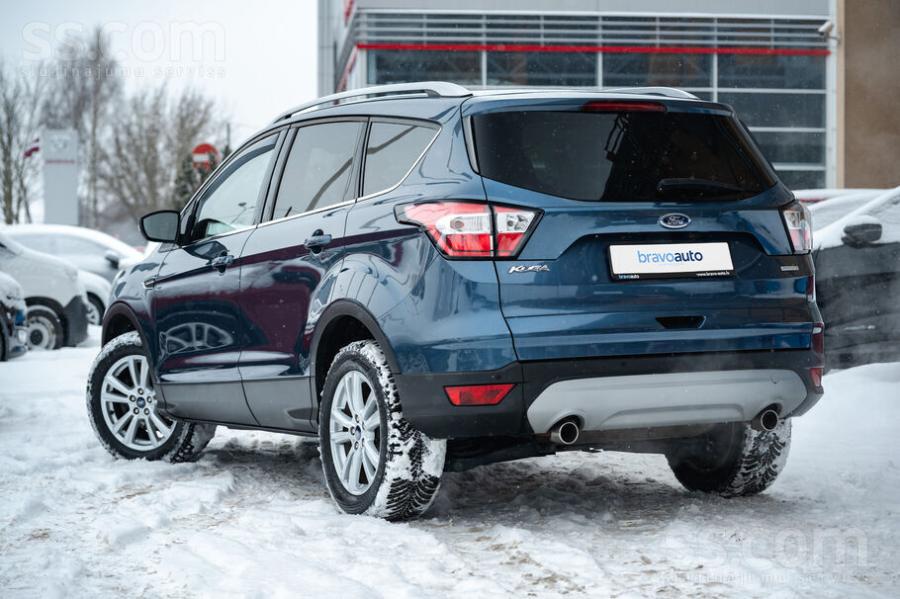 Blue Ford Kuga 2018 in Riga, with an engine capacity of 1.50 L and mileage of 56 thousand km for 12990 €, photo 4 on AUTOMOTO.COM.LV