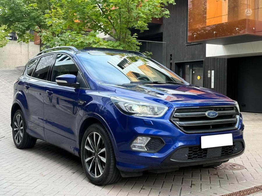 Blue Ford Kuga 2018 in Kaunas, with an engine capacity of 1.50 L and mileage of 254 thousand km for 9600 €, photo 3 on AUTOMOTO.COM.LV