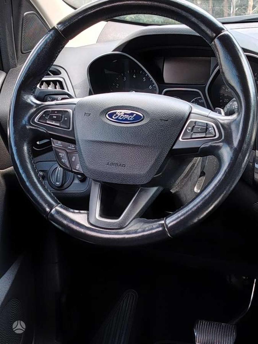 Blue Ford Kuga 2018 in Vilnius, with an engine capacity of 1.50 L and mileage of 117 thousand km for 10500 €, photo 8 on AUTOMOTO.COM.LV