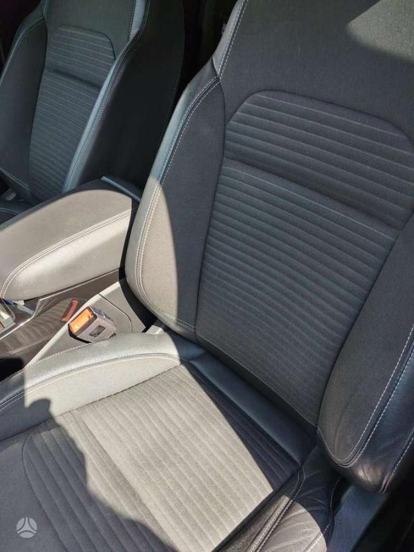 Ford Kuga 2018 in Vilnius on AUTOMOTO.COM.LV Blue Ford Kuga 2018 in Vilnius, with an engine capacity of 1.50 L and mileage of 117 thousand km for 10500 €, photo 11 on AUTOMOTO.COM.LV