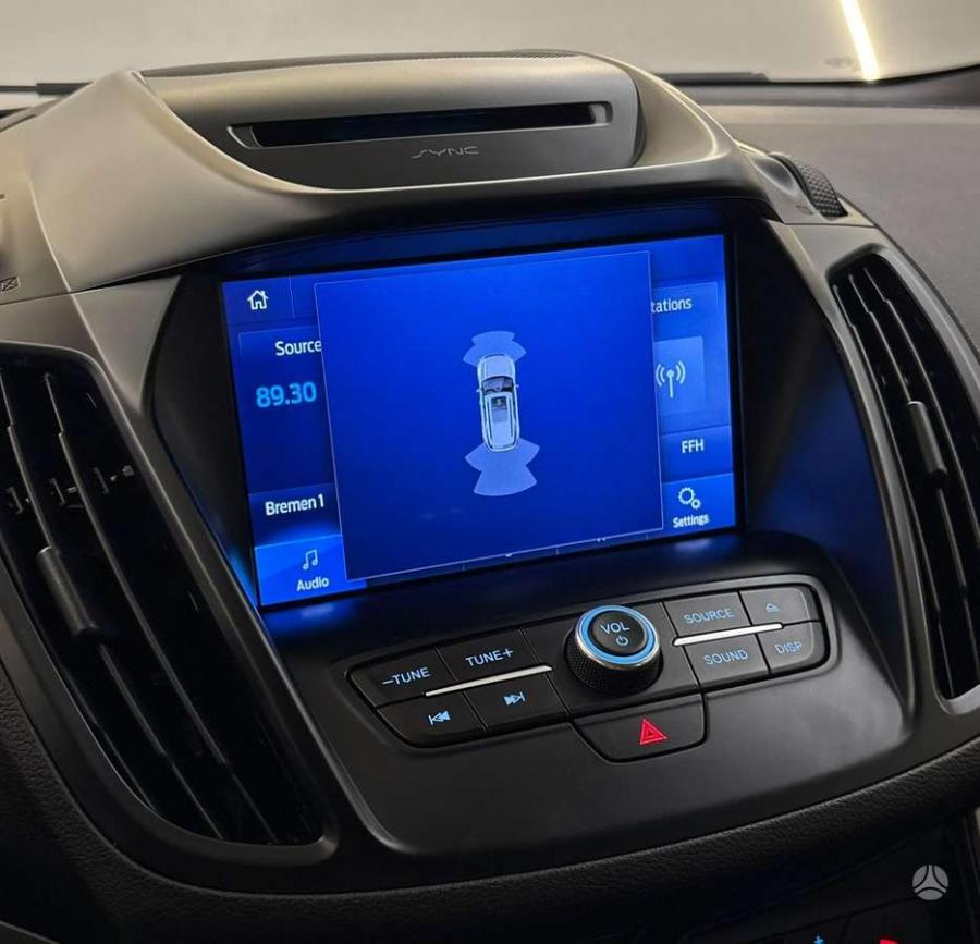 Blue Ford Kuga 2019 in Marijampole, with an engine capacity of 2.00 L and mileage of 122 thousand km for 10850 €, photo 4 on AUTOMOTO.COM.LV