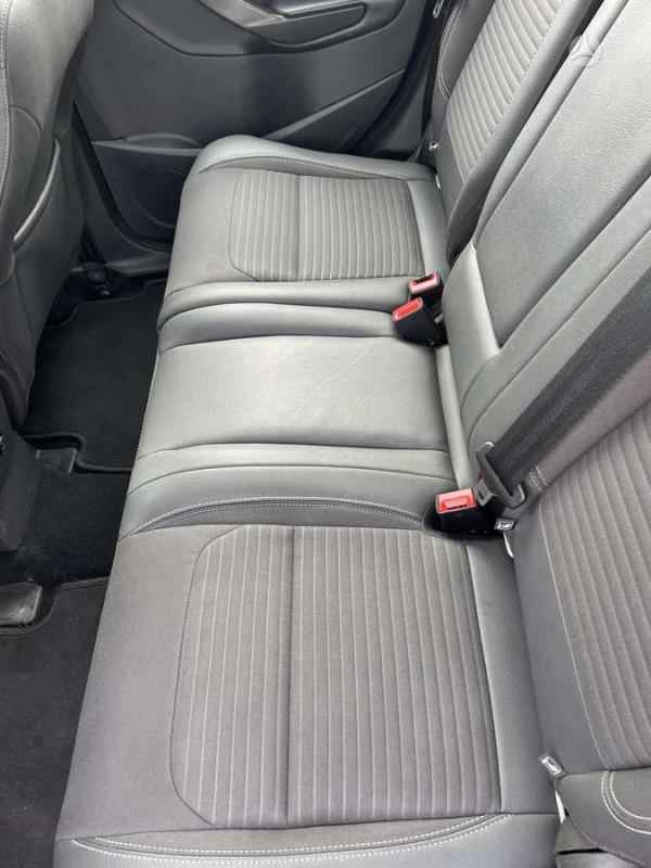 Blue Ford Kuga 2019 in Prienai, with an engine capacity of 1.50 L and mileage of 168 thousand km for 7200 €, photo 11 on AUTOMOTO.COM.LV