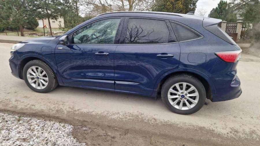 Blue Ford Kuga 2020 in Siauliai, with an engine capacity of 2.50 L and mileage of 240 thousand km for 17300 €, photo 8 on AUTOMOTO.COM.LV