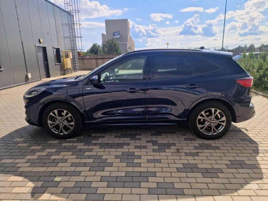 Blue Ford Kuga 2020 in Siauliai, with an engine capacity of 2.50 L and mileage of 240 thousand km for 14900 €, photo 9 on AUTOMOTO.COM.LV