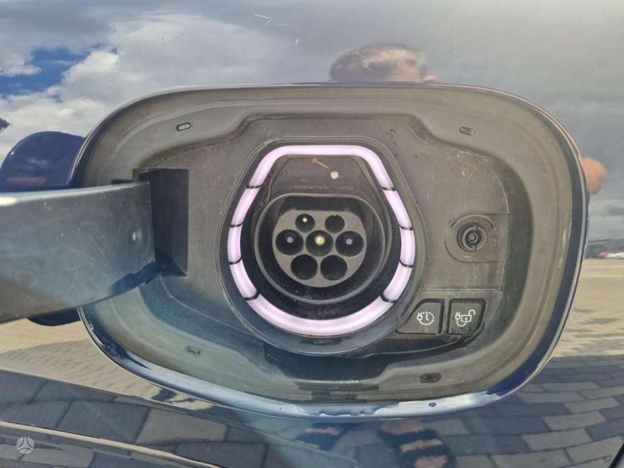 Blue Ford Kuga 2020 in Siauliai, with an engine capacity of 2.50 L and mileage of 240 thousand km for 14900 €, photo 12 on AUTOMOTO.COM.LV
