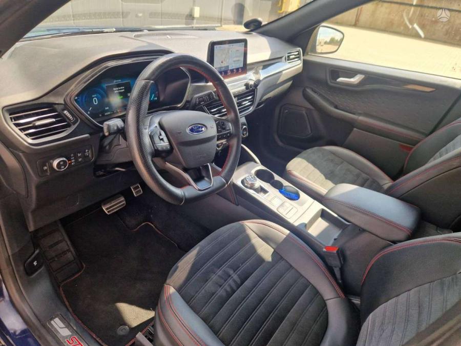 Blue Ford Kuga 2020 in Siauliai, with an engine capacity of 2.50 L and mileage of 240 thousand km for 14900 €, photo 13 on AUTOMOTO.COM.LV