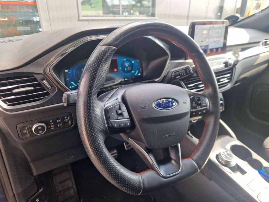 Blue Ford Kuga 2020 in Siauliai, with an engine capacity of 2.50 L and mileage of 240 thousand km for 14900 €, photo 15 on AUTOMOTO.COM.LV