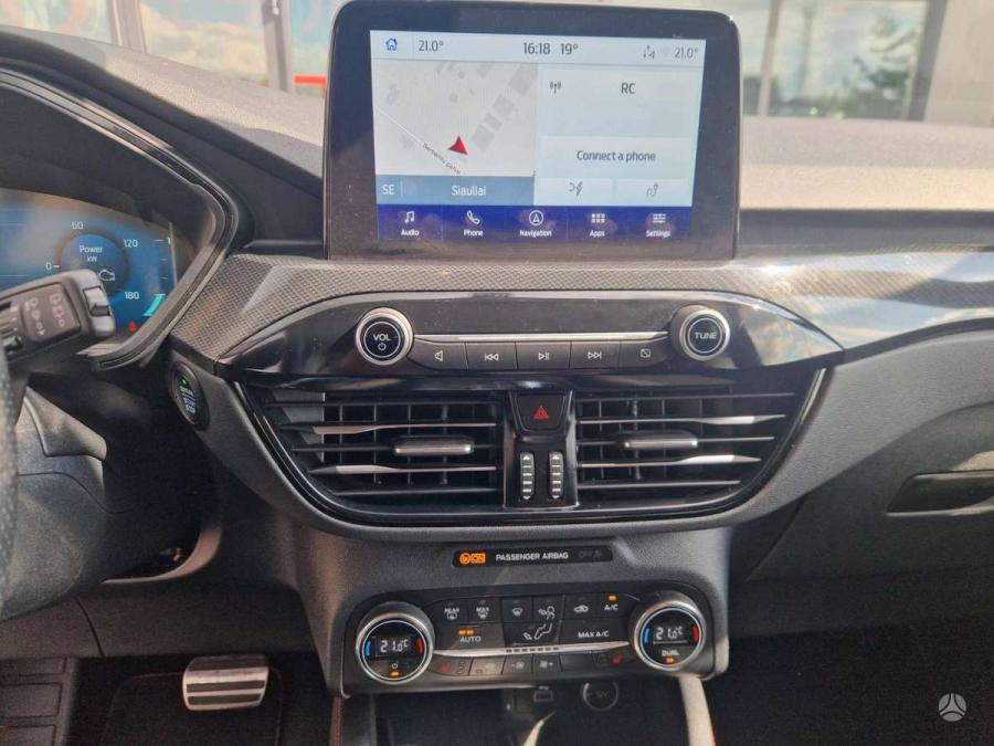 Blue Ford Kuga 2020 in Siauliai, with an engine capacity of 2.50 L and mileage of 240 thousand km for 14900 €, photo 17 on AUTOMOTO.COM.LV