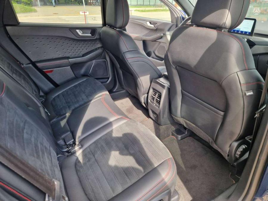Blue Ford Kuga 2020 in Siauliai, with an engine capacity of 2.50 L and mileage of 240 thousand km for 14900 €, photo 22 on AUTOMOTO.COM.LV